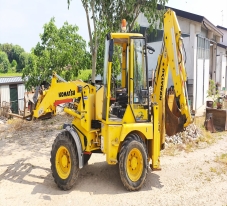 TERNA ARTICOLATA KOMATSU WB 70 A 4x4 (ore 3.850)